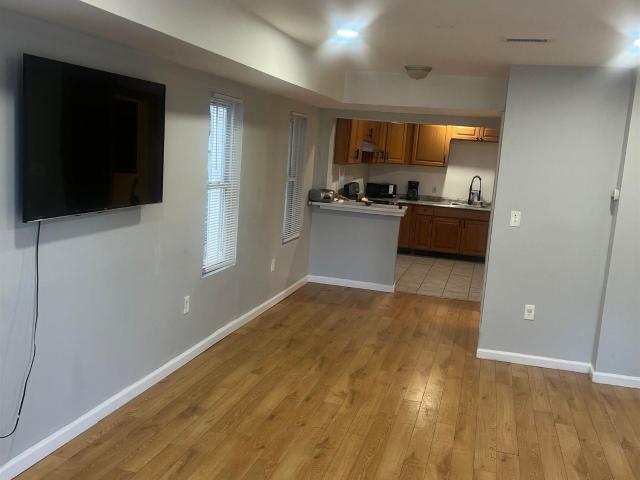 38 N Maryland Ave