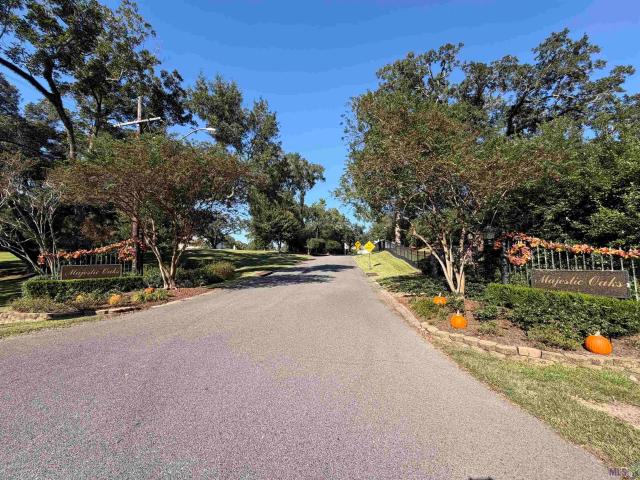 38 N Stately Oaks Dr, Baton Rouge, LA 70810 | MLS #BR2025019