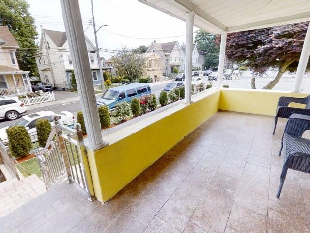 38 N 10th Avenue