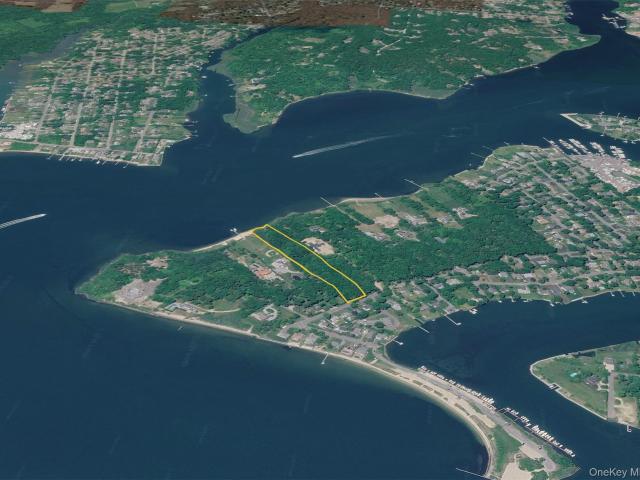 38 Old Neck Rd S, Center Moriches, NY 11934 | MLS #989820 | Compass