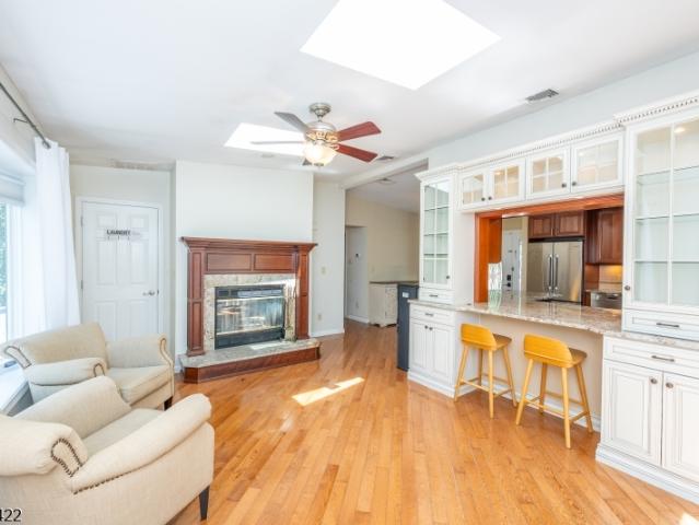 38 Oneida Ave