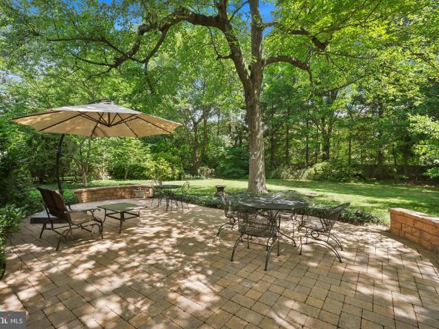 38 Orchard Way N
