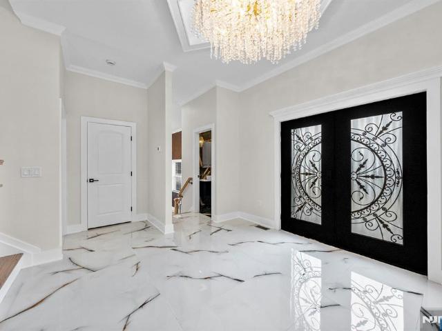 38 Pershing Place