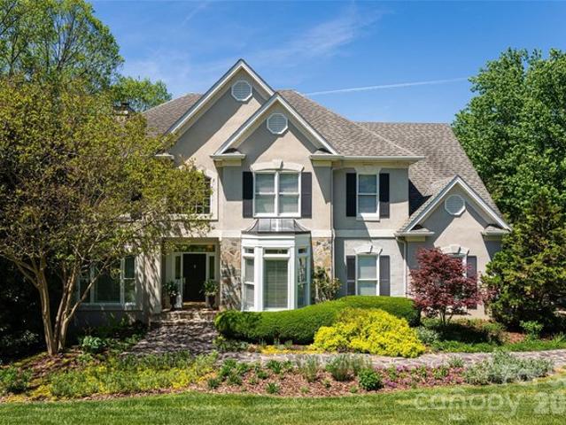 38 Pine Acre Blvd, Asheville, NC 28804