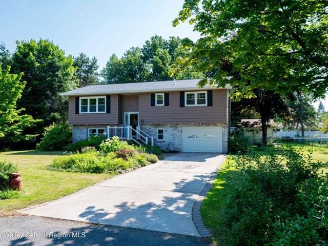 38 Pine Hill Park, Valatie, NY 12184