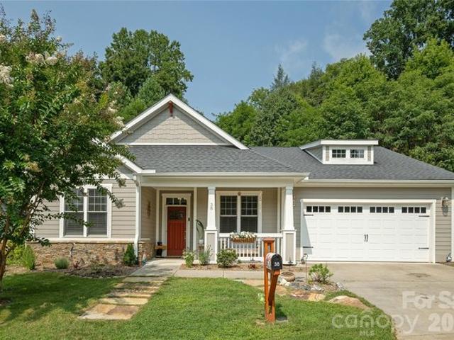 38 Pinebrook Club Dr, Asheville, NC 28804