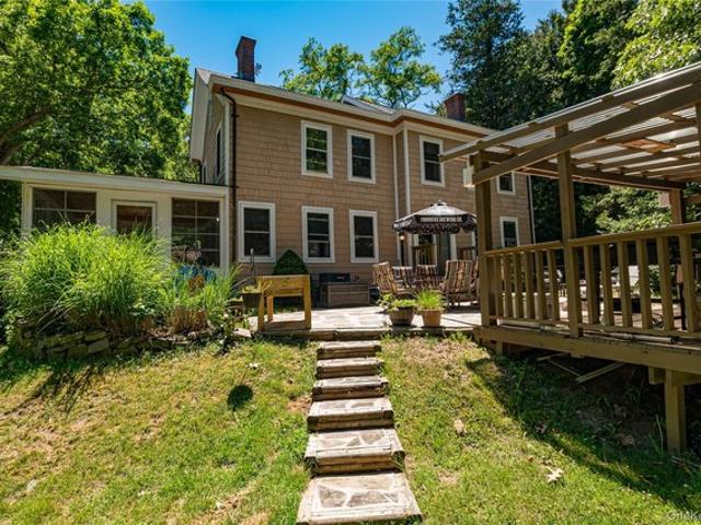 38 Pleasure Dr, Flanders, NY 11901
