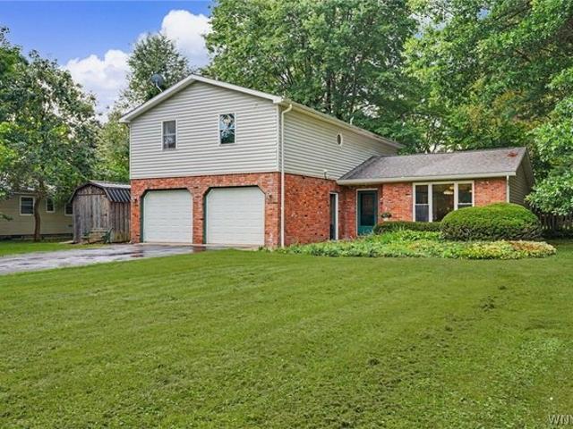 38 Rauch Dr, Springville, NY 14141