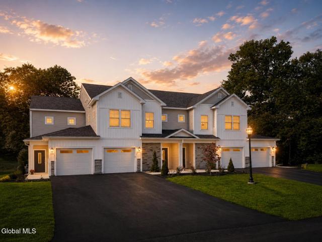 38 Reeds Hollow