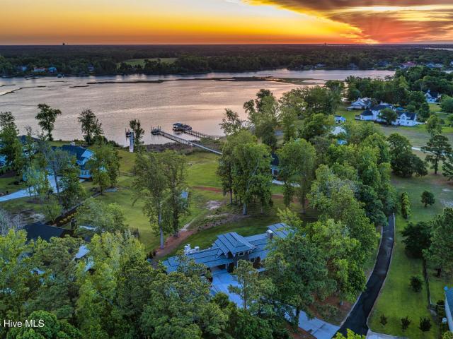38 Reston Bluff