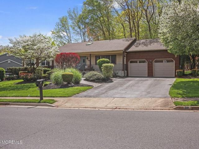 38 Ruby Dr, Morganville, NJ 07751