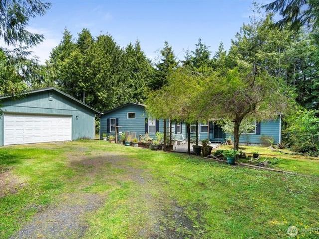 38 Sandpiper Ln, Pacific Beach, WA 98571