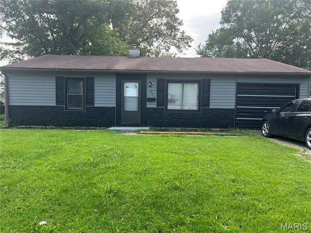 38 Saint Columba Dr, Cahokia, IL 62206