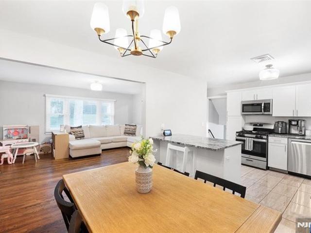 38 Seneca Ave, Rockaway, NJ 07866