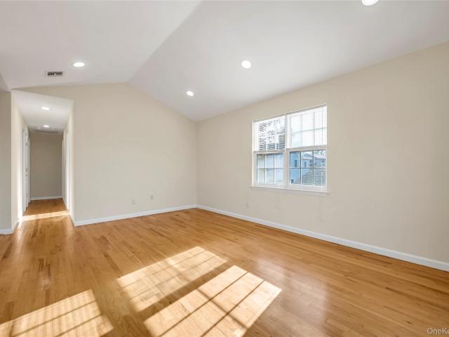 38 Sintsink Drive E