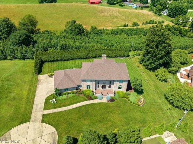 38 Silver Ct, Vienna, WV 26105