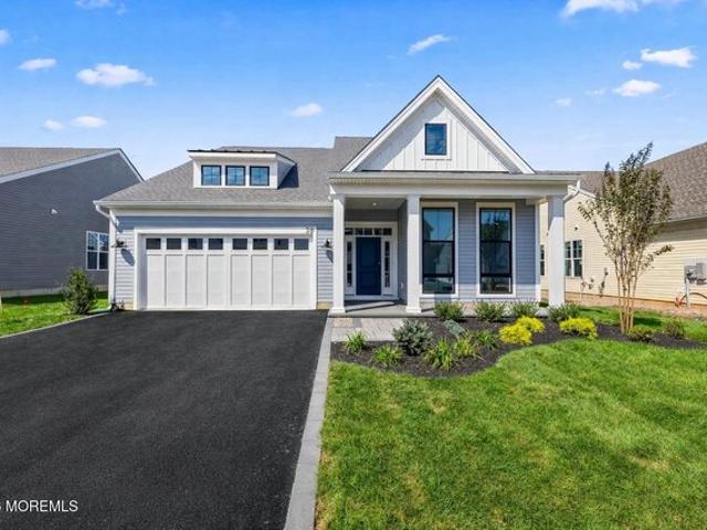 38 Sofia Dr, Manalapan, NJ 07726