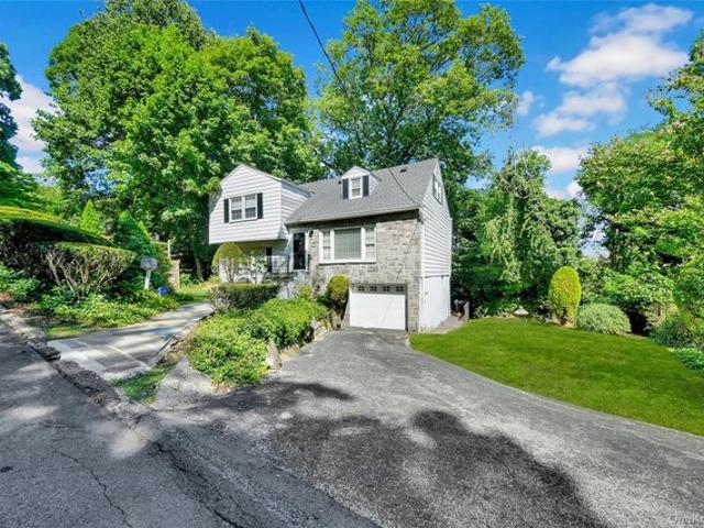 38 Stockbridge Rd, Yonkers, NY 10710