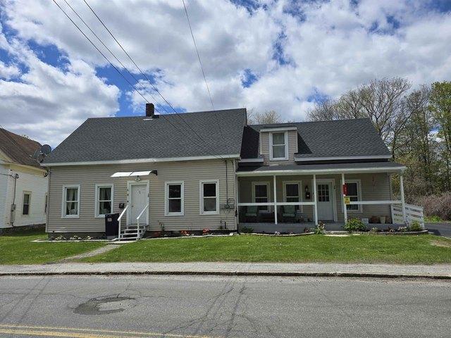 38 Summer St, Newport, NH 03773