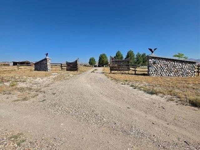 38 Sundust Ln, Twin Bridges, MT 59754