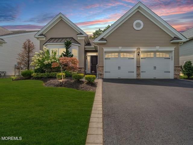 38 Sunset Dr, Tinton Falls, NJ 07724
