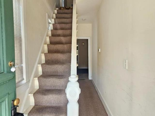 38A Thompson St