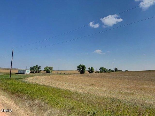 38th St NW, Watford City, ND 58854