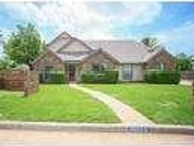 3904 NW 68th St