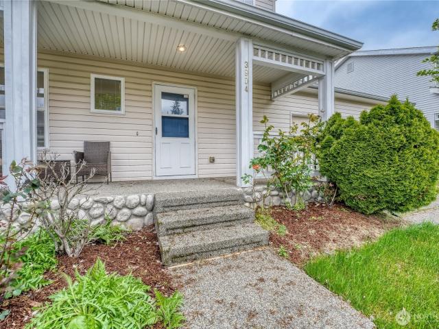 3904 NE 5th Place