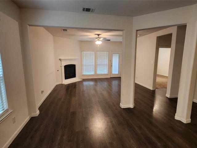 3904 Oak Creek Circle
