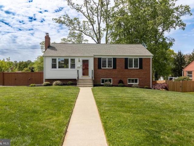 3904 Brenda Ln, Annandale, VA 22003