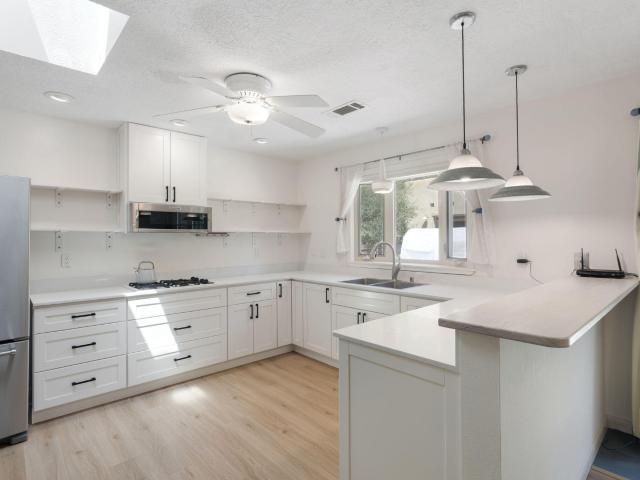 3904 Camino De La Sierra NE
