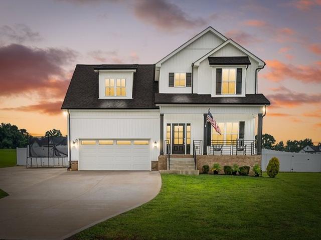 3904 Chapel Hill Rd, Clarksville, TN 37040