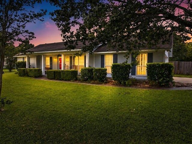 3904 Foxridge Dr, Valdosta, GA 31605
