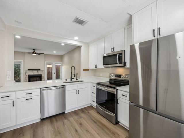 3904 Rawlins St Apt 116, Dallas, TX 75219