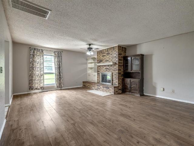 3904 Redbud Lane