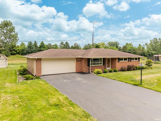 3904 S Maple Lane