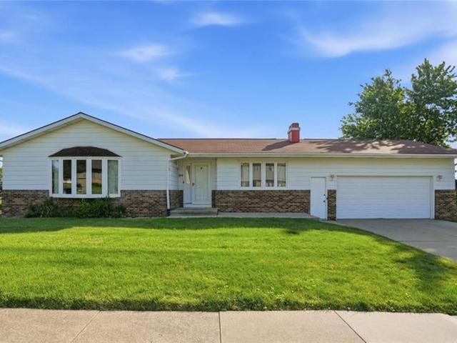3904 Sally Dr NE, Cedar Rapids, IA 52402