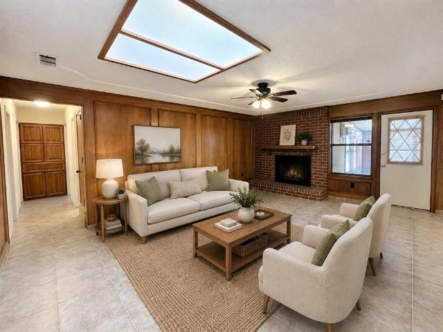 3904 Woodbury Court