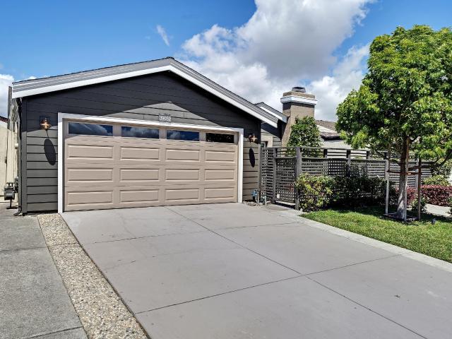 39052 Levi St