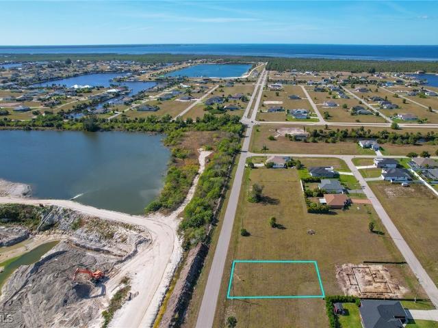 3905 Caloosa Pkwy, Cape Coral, FL 33993 | MLS #2025025