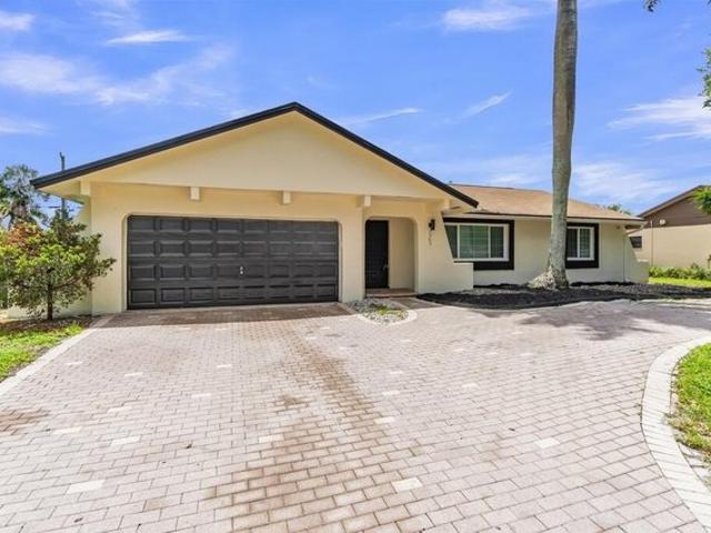 3905 E Woodscape Dr, Miramar, FL 33023