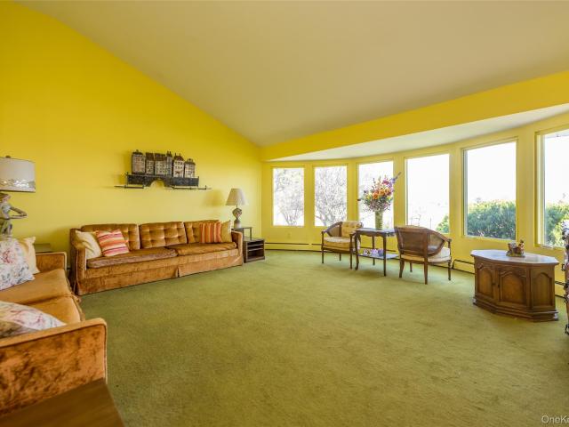 3905 Greentree Dr, Oceanside, NY 11572 | MLS #985557
