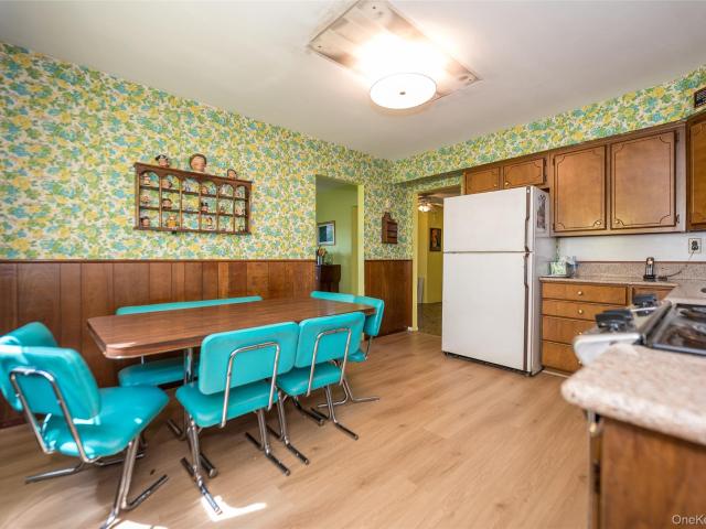 3905 Greentree Drive