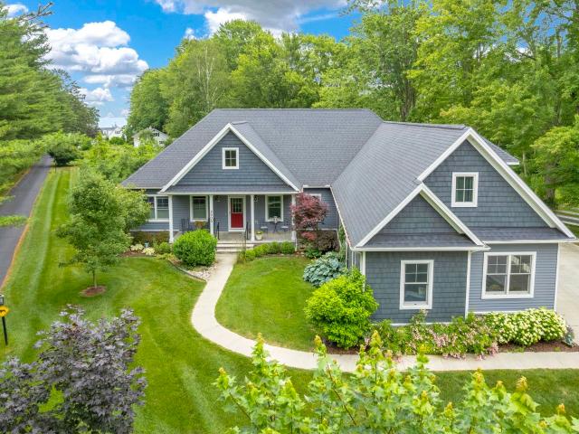 3905 Lakeshore Road