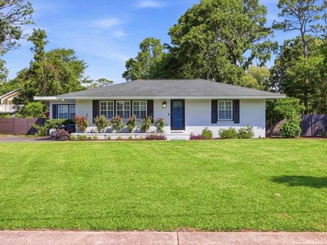 3905 Pine Lake Dr, Myrtle Beach, SC 29577
