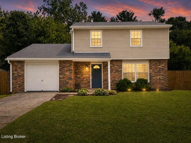 3905 Riveroaks Cir, Louisville, KY 40241