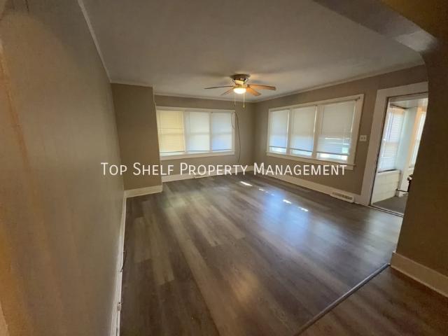 3905 8th St, 1 bed, 1 full bath