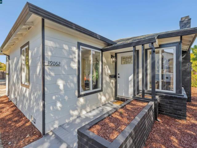 39062 Mount Vernon Ave