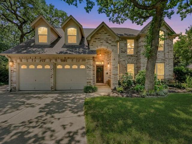 3906 Brookfield Dr, Arlington, TX 76001